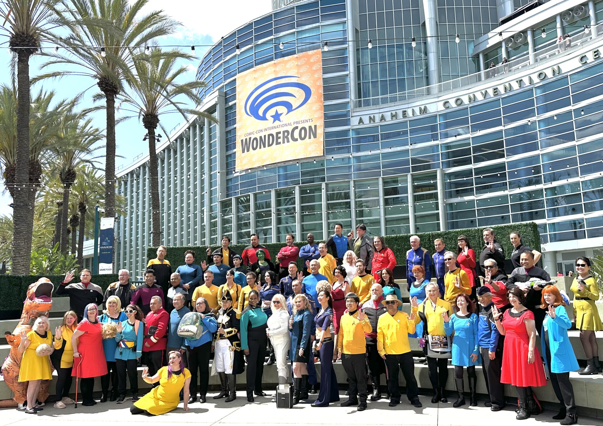 Wondercon 2025 – Star Trek Cosplay | The Captains Chair